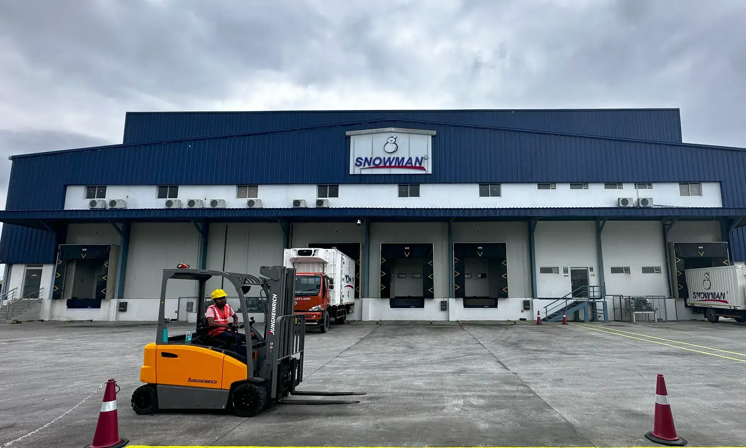Snowman logistics records 8.5% revenue growth in Q2 FY2025-26